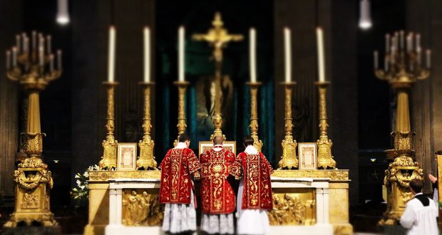 Exclusivisme liturgique : réponse au père Louis-Marie de Blignières ...